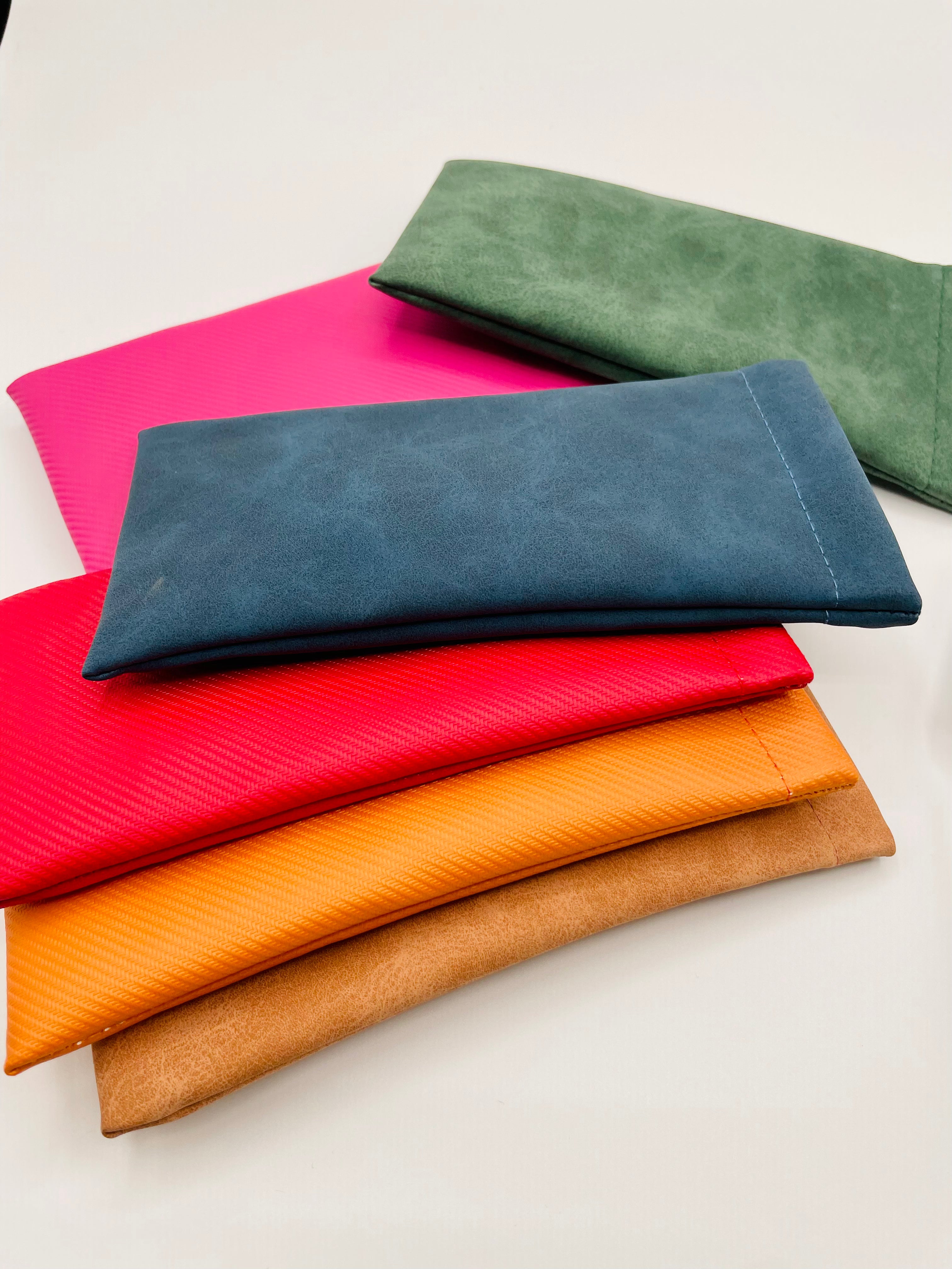 Eyeglass Case Spring Top Slip-In Navy – Modern Optix